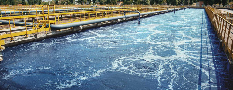 Quais são as legislações que regem o tratamento de efluentes no Brasil